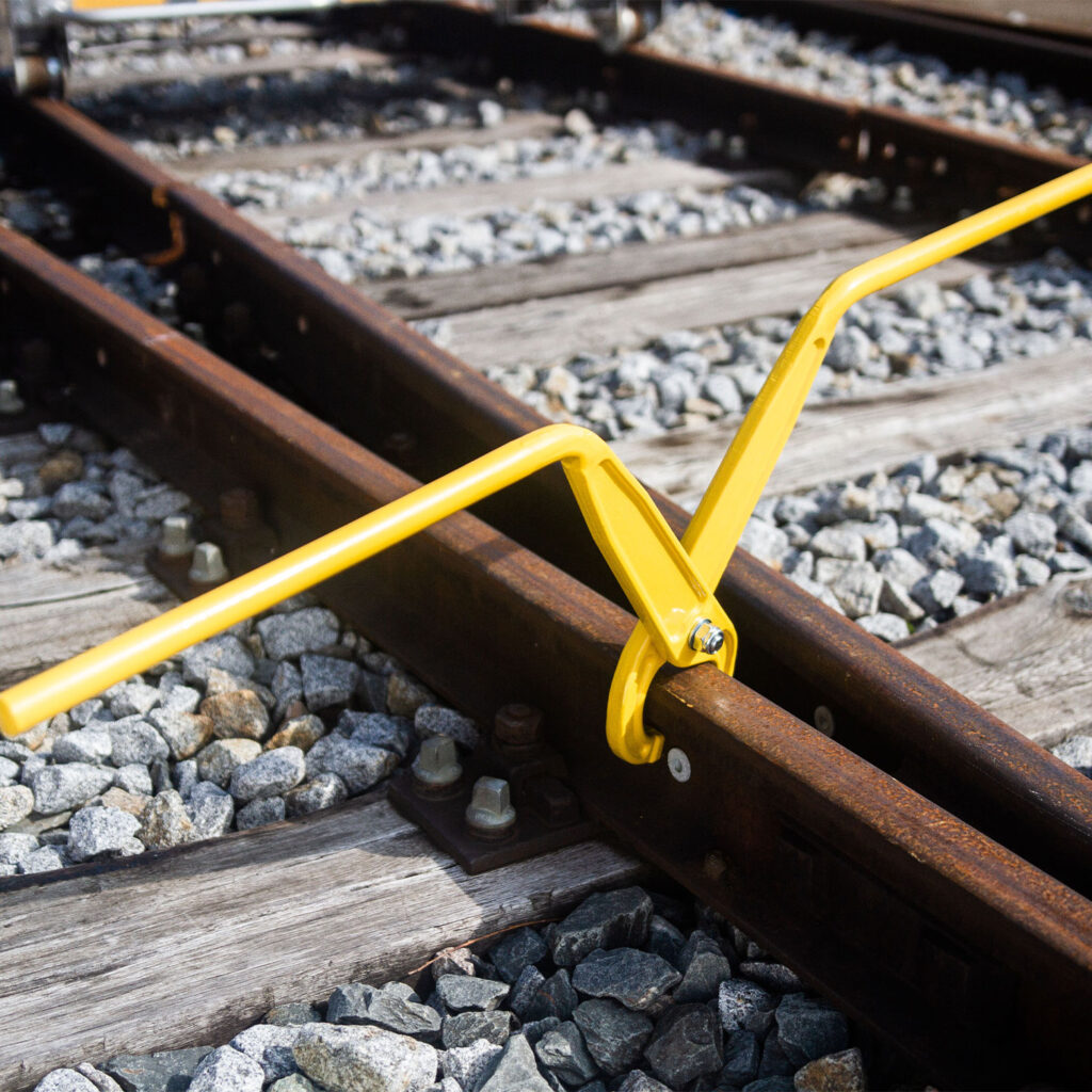 ROCARRY 42.02 Rail Carrying Clamp – ROBEL Railway Construction Machines