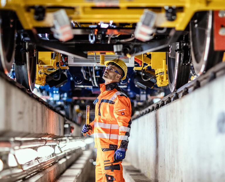 ROBEL railway construction machines - strong performance on the track